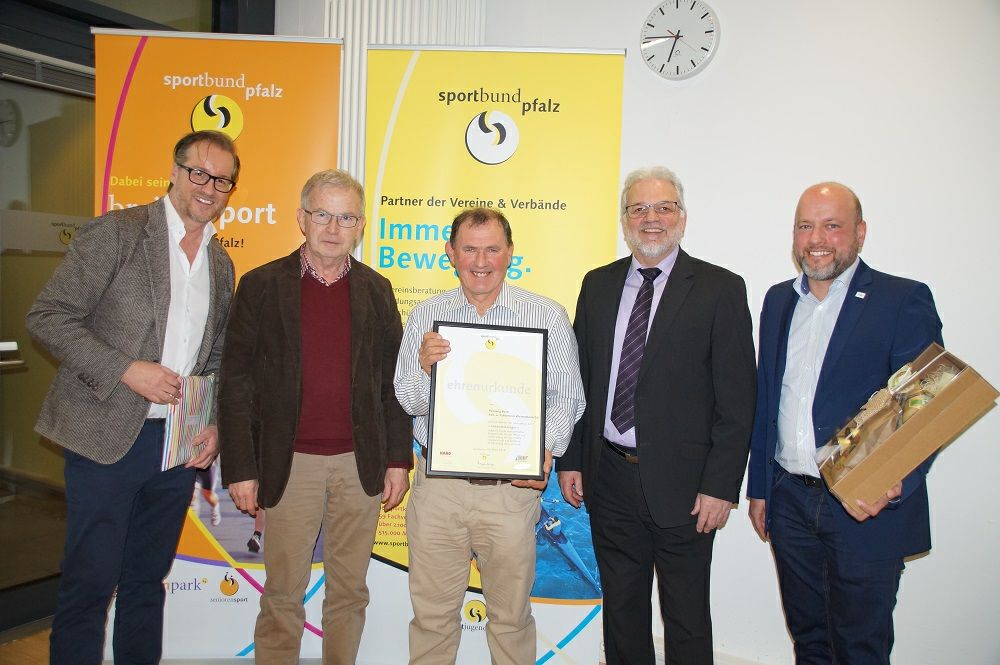 Henning Born als Gebäudemanger des Jahres 2017 ausgezeichnet - Reit ...